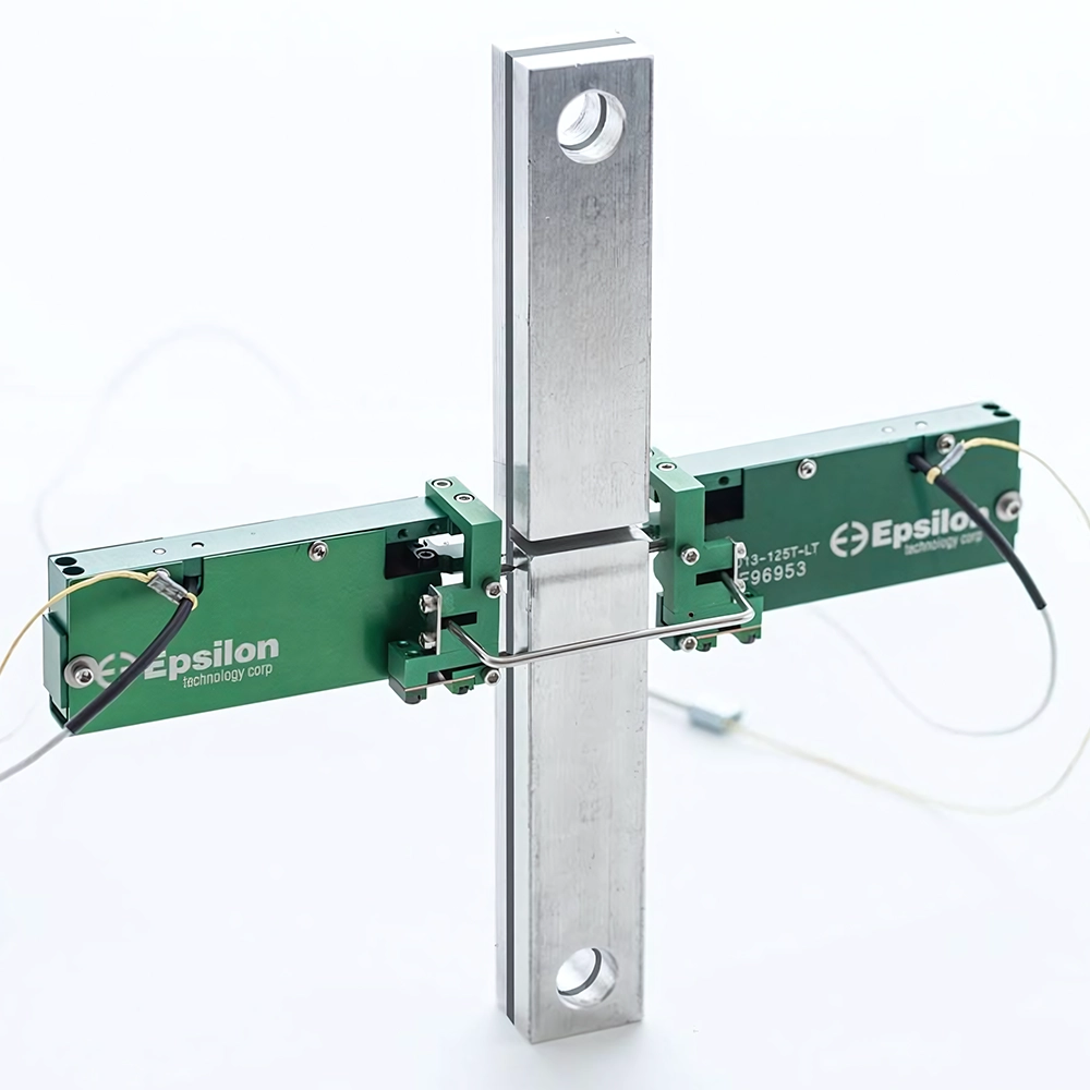 Epsilon Extensometer 4013 – ASTM D5656 접착제 겹침 전단 신율계 | 게이지월드